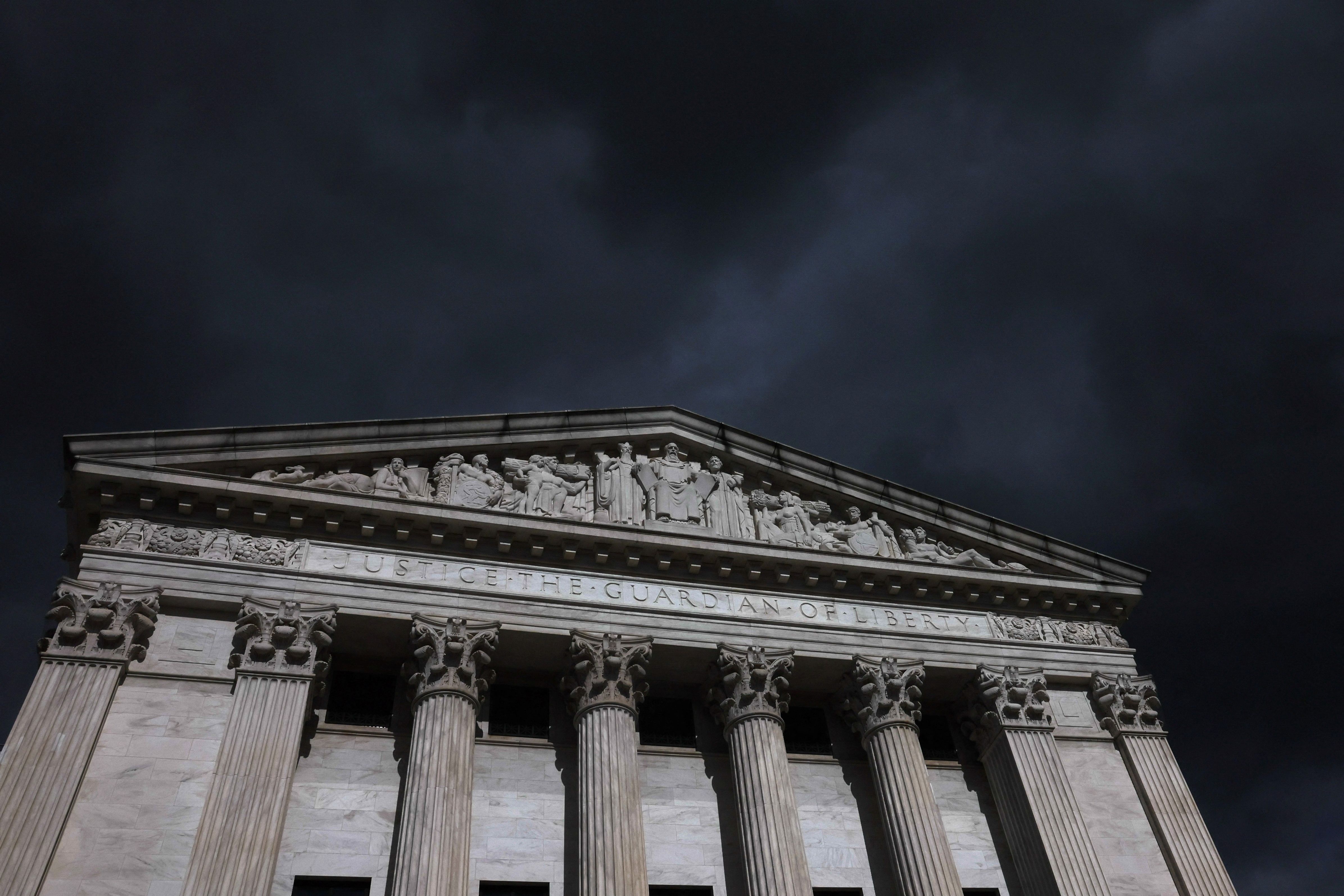 SCOTUS punts on social media case, bars states from moderating content ...